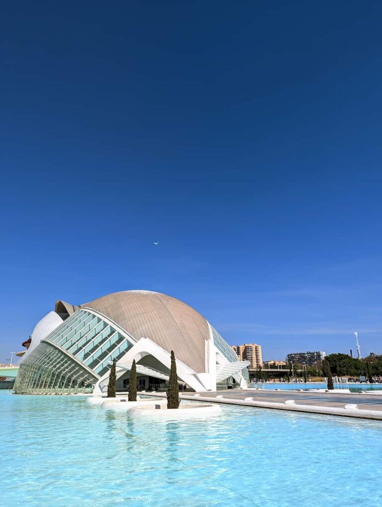 35 Reasons Why Valencia Is Worth Visiting (and Why Not)
