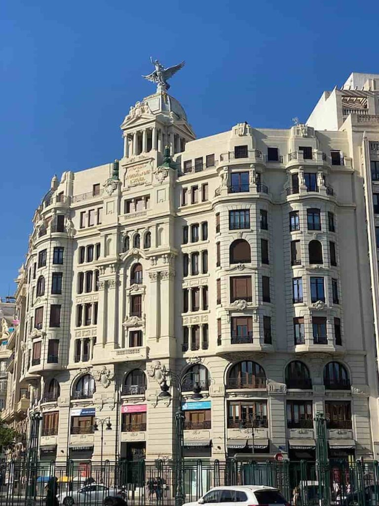 30 Pros and Cons of Living in Valencia (From a Local Expat!)