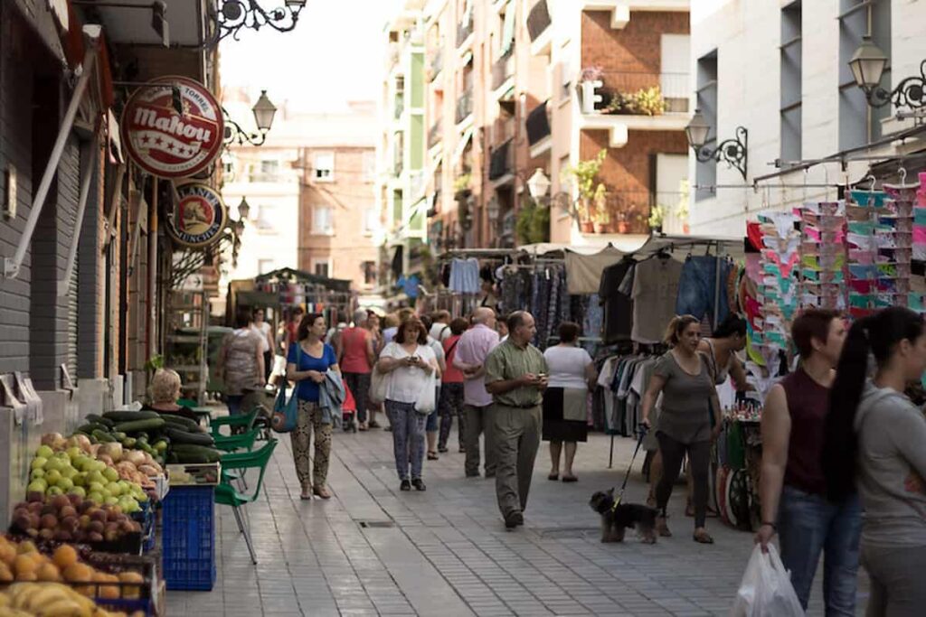 30 Pros and Cons of Living in Valencia (From a Local Expat!)